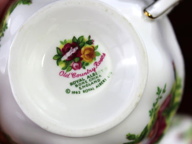 Old Country Roses Teacup, Royal Albert Avon Shaped Tea Cup & Saucer 18 ...